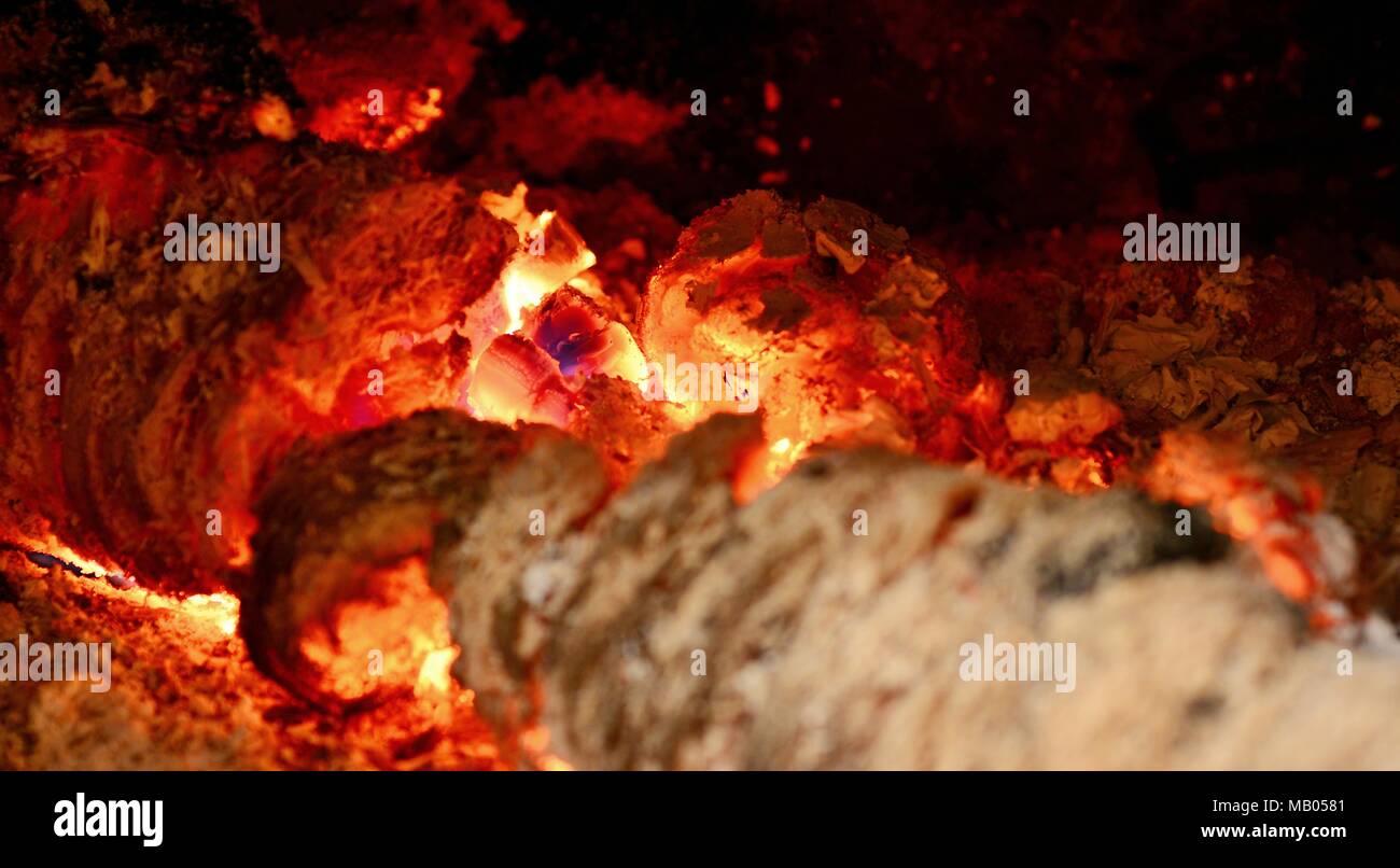 Fireplace log hi-res stock photography and images - Alamy