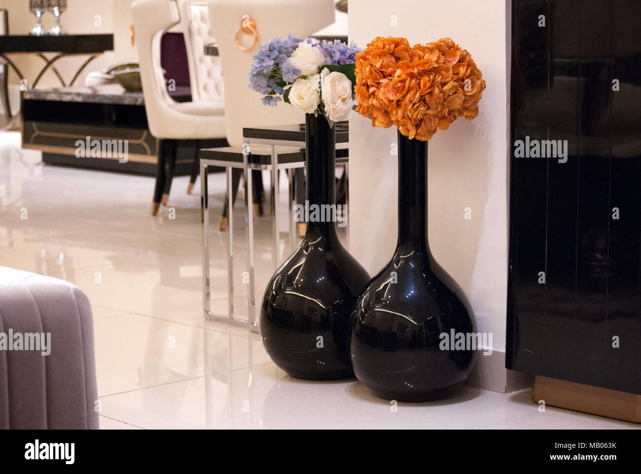 Decorative glassware hi-res stock photography and images - Alamy