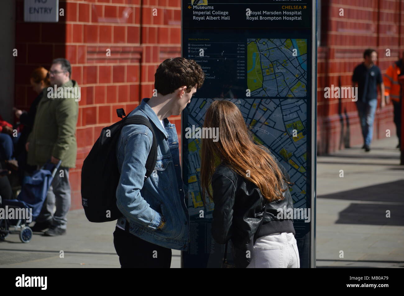 Kensington tube map hi-res stock photography and images - Alamy