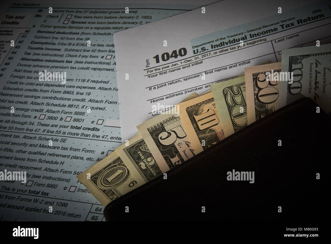 1040 form hi-res stock photography and images - Alamy