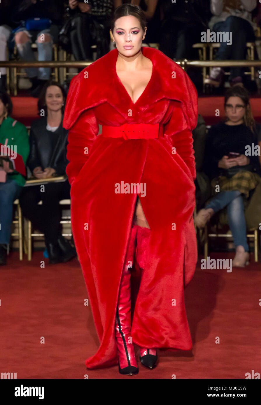 Ashley graham runway hi-res stock photography and images - Alamy