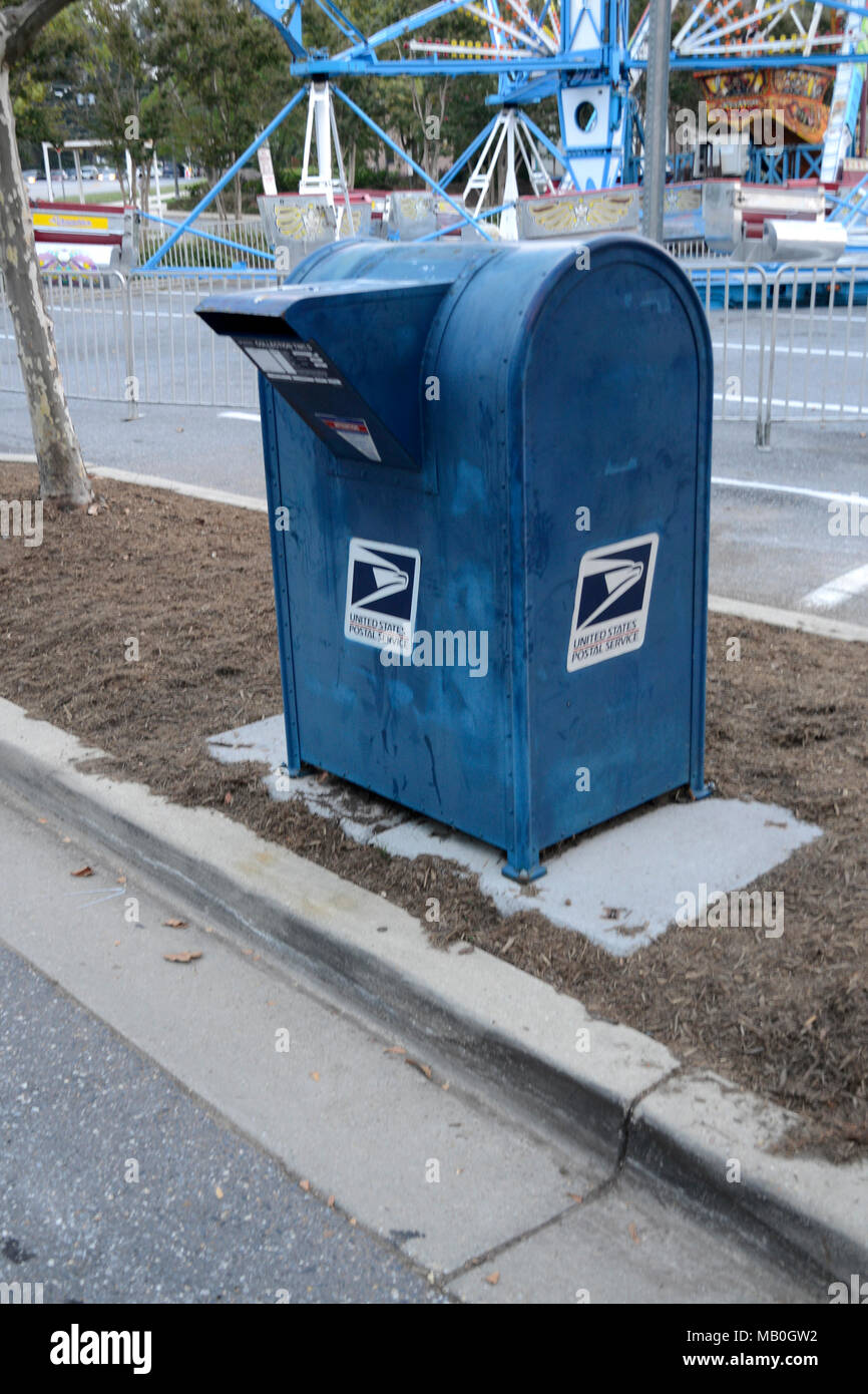 Us mailbox hi-res stock photography and images - Alamy