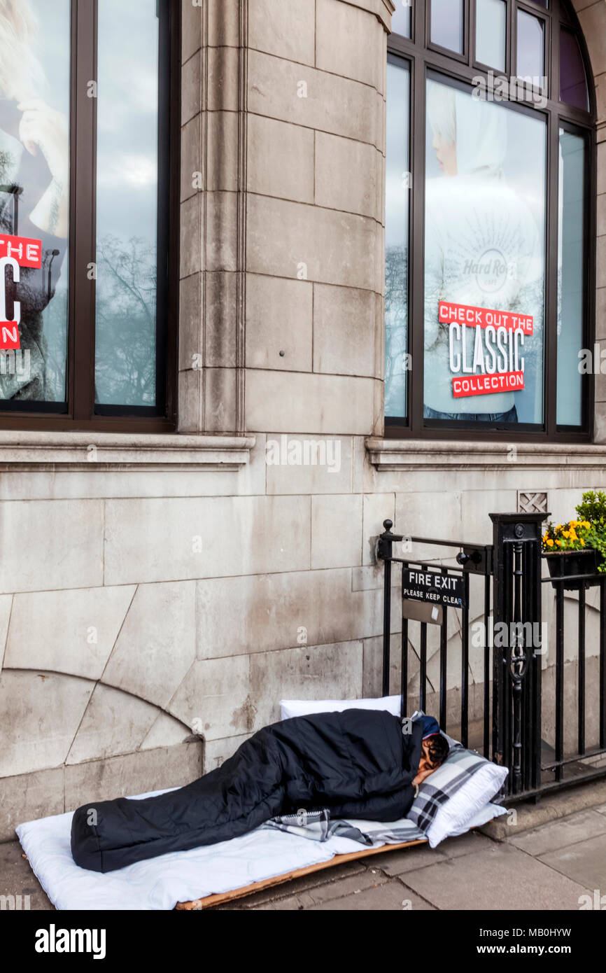 England, London, Piccadilly, Rough Sleeper Stock Photo - Alamy