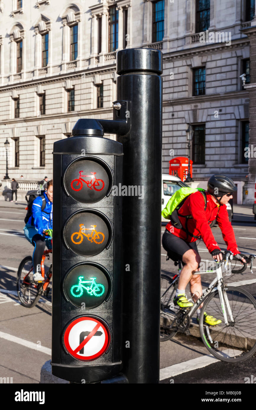 England, London, Cycle Lane Traffic Lights Stock Photo - Alamy