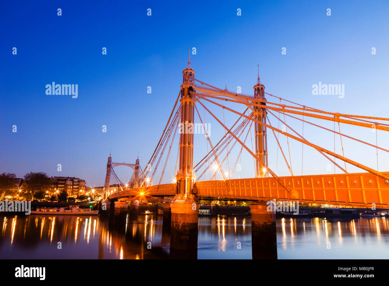 Chelsea river dawn london hi-res stock photography and images - Alamy