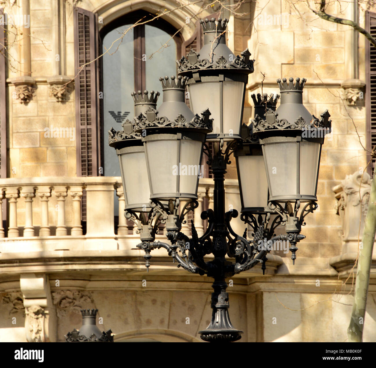 Ornate cast iron street lights hi-res stock photography and images - Alamy