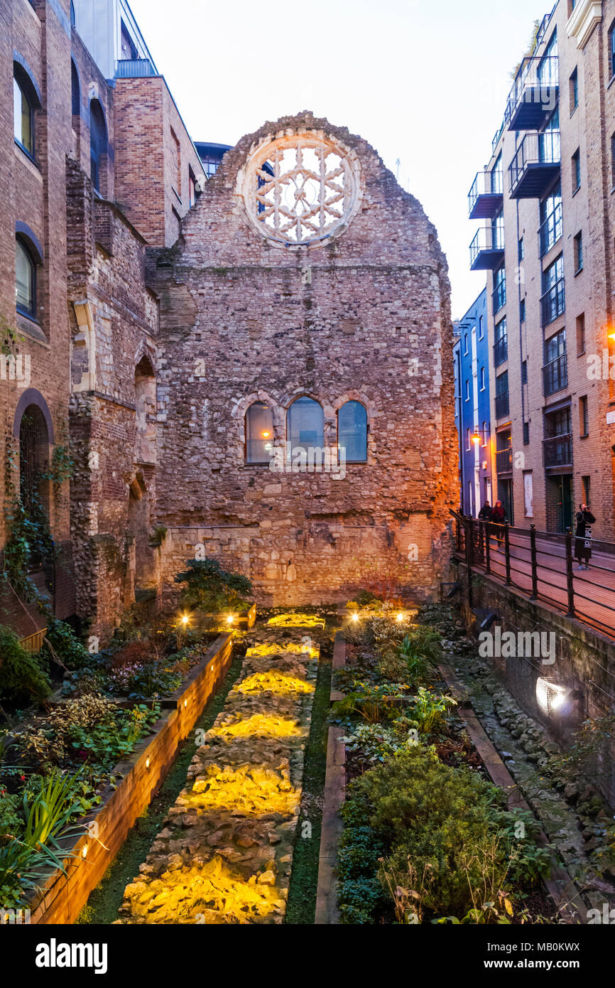 England, London, Southwark, Winchester Palace, The Star Window Stock ...