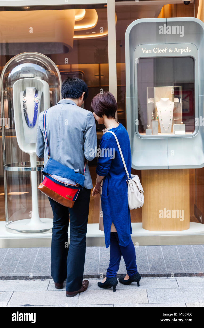 Van Cleef & Arpels High Resolution Stock Photography and Images - Alamy