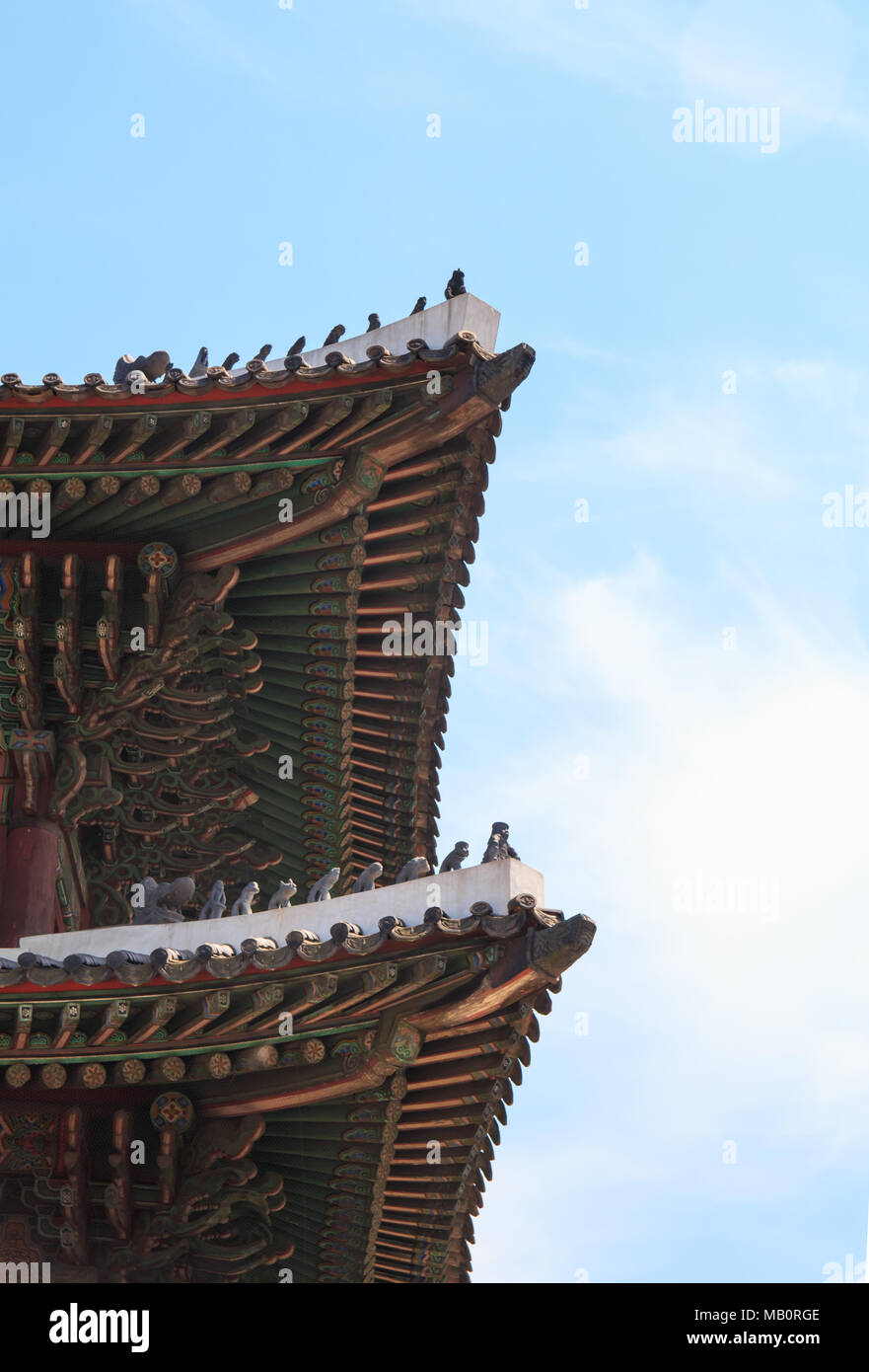 Traditional Korean Roofing Architecture of Dongdaemun Stock Photo - Alamy