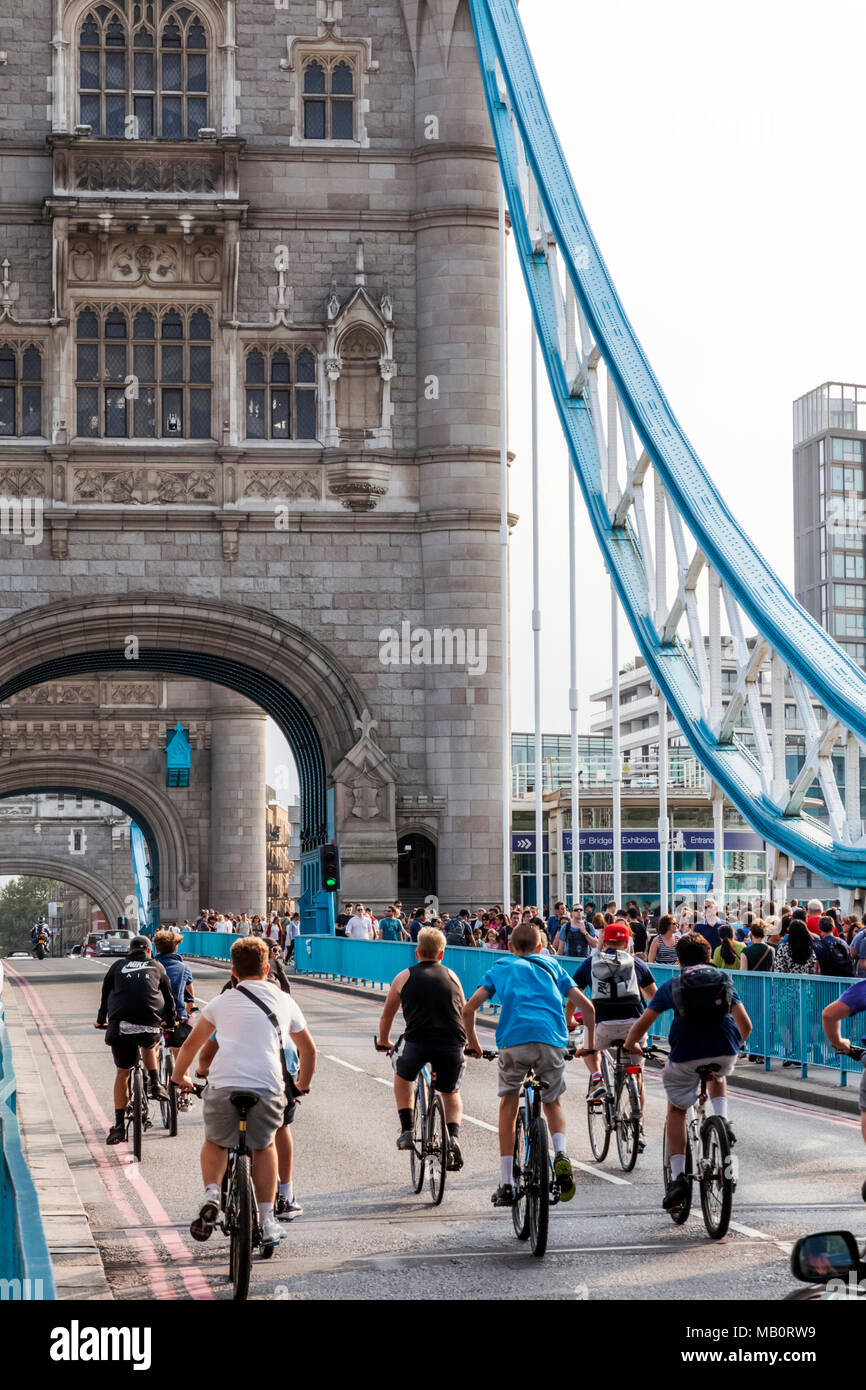 Crossing tower bridge hi-res stock photography and images - Alamy