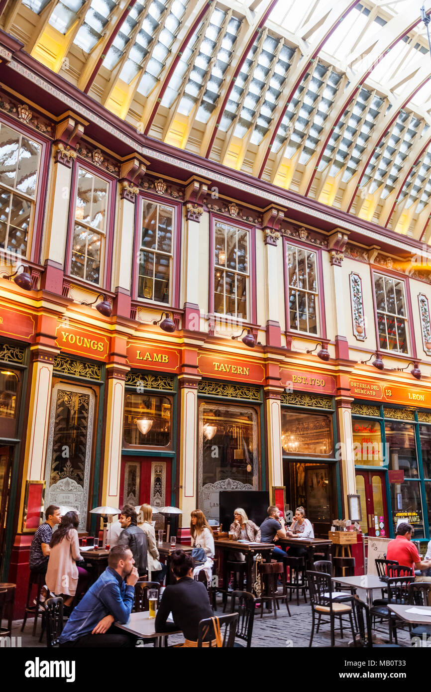 Leadenhall market pub hi-res stock photography and images - Alamy
