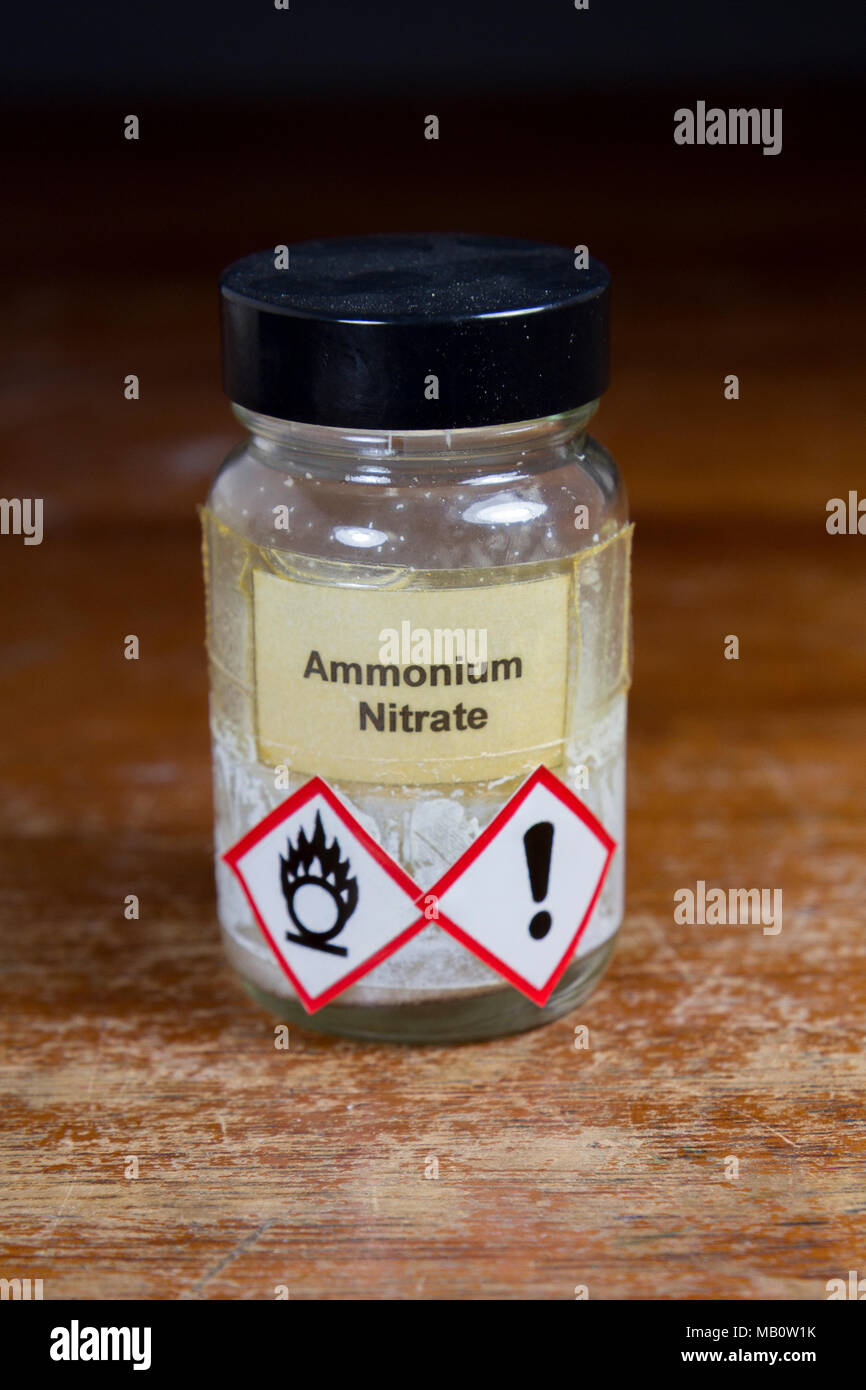 Al no3 39h2o hi-res stock photography and images - Alamy