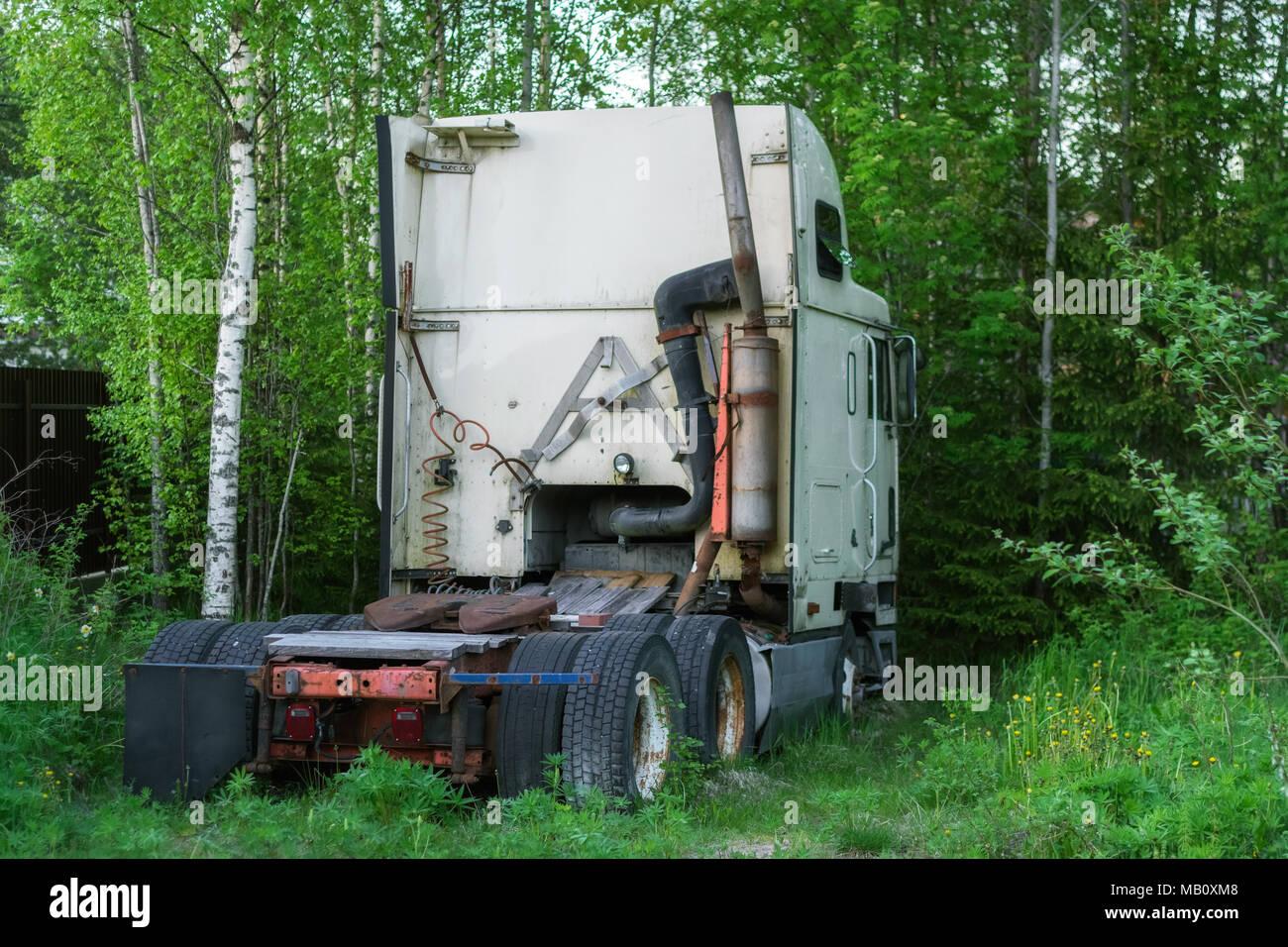 Car without body hi-res stock photography and images - Alamy