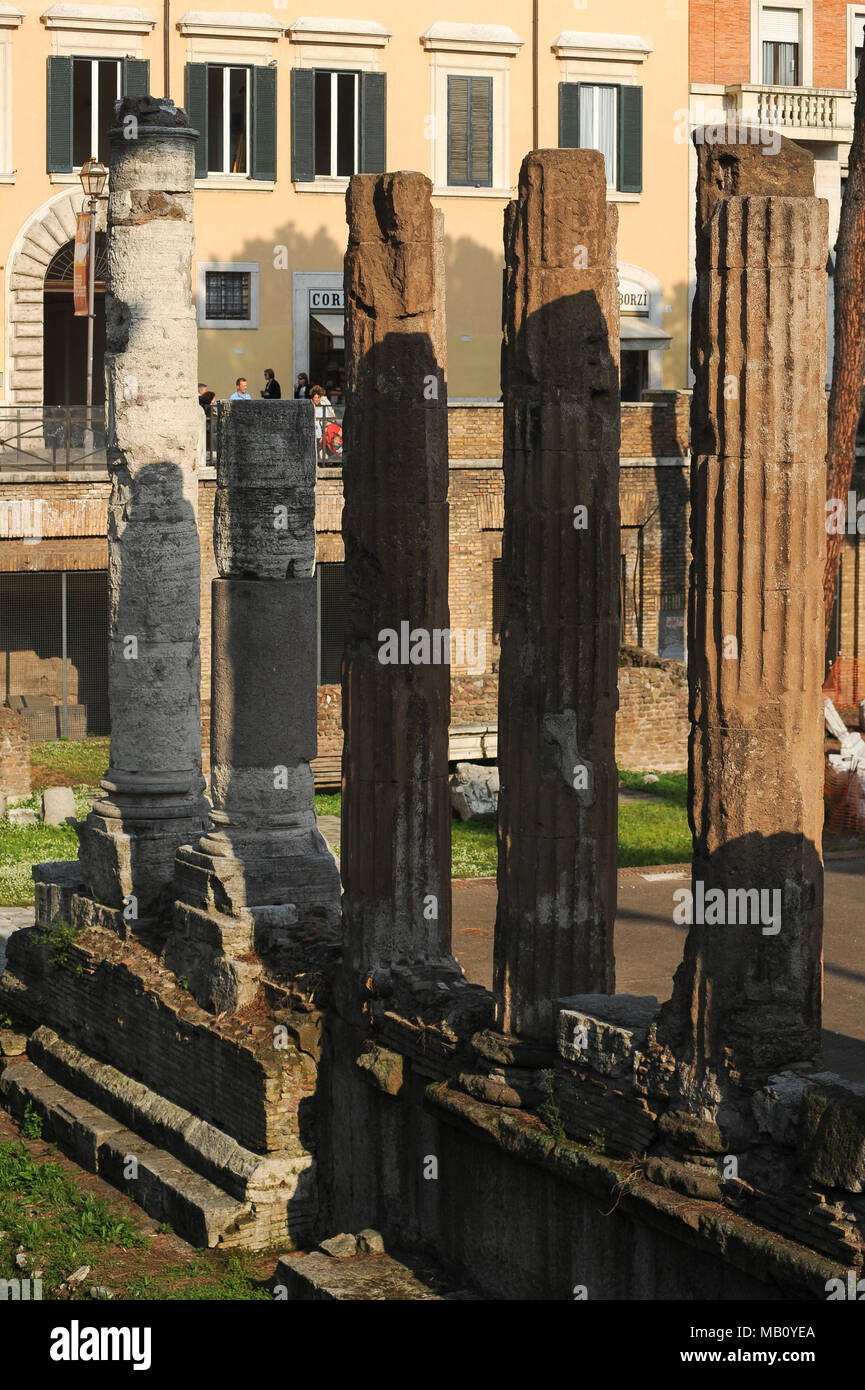 Torre circular hi-res stock photography and images - Alamy