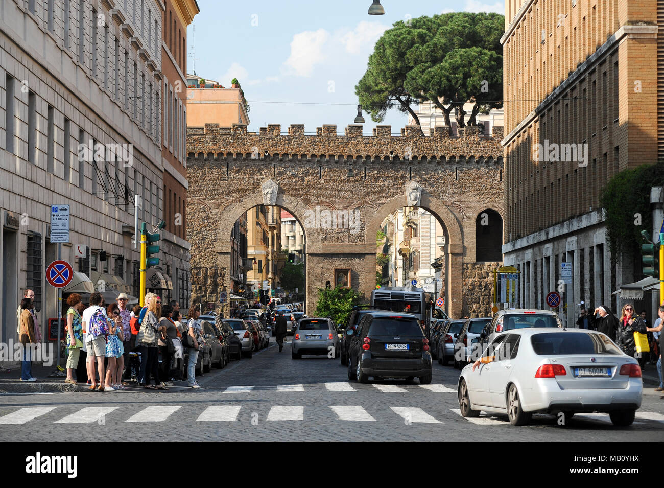Passetto di Borgo built 1277 by Pope Nicholas III as escape route in ...