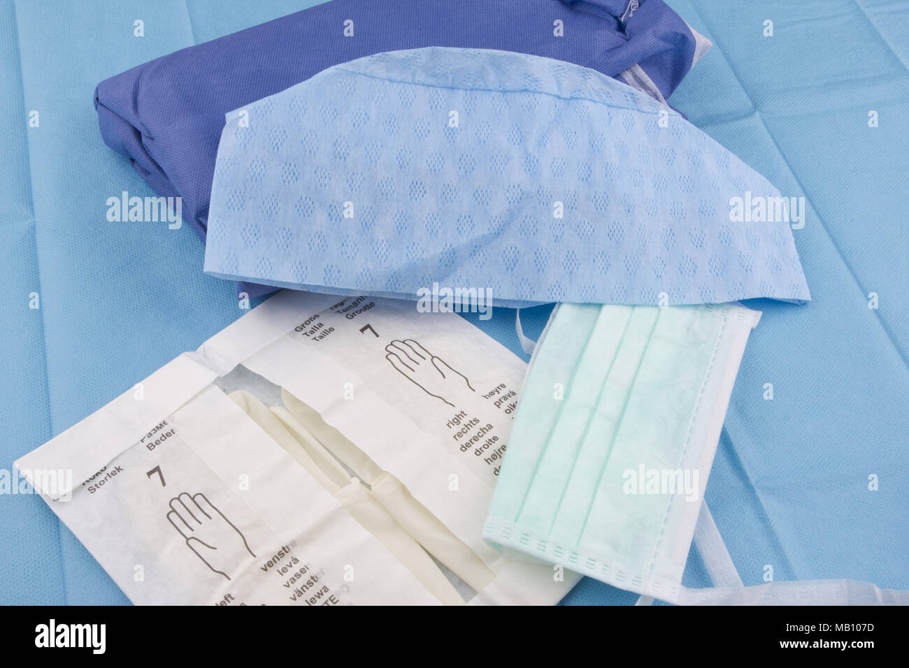 Surgical clothes hi-res stock photography and images - Alamy