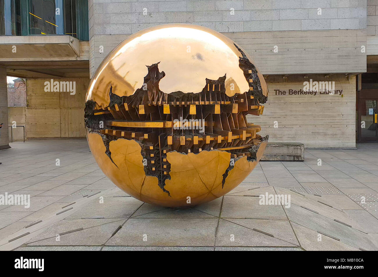 Berkeley street dublin hi-res stock photography and images - Alamy