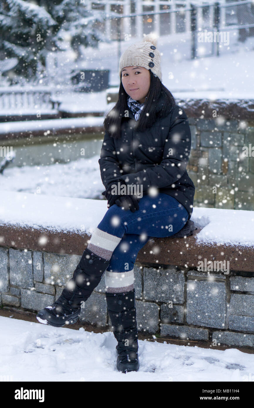 Girl asian snow hi-res stock photography and images - Alamy