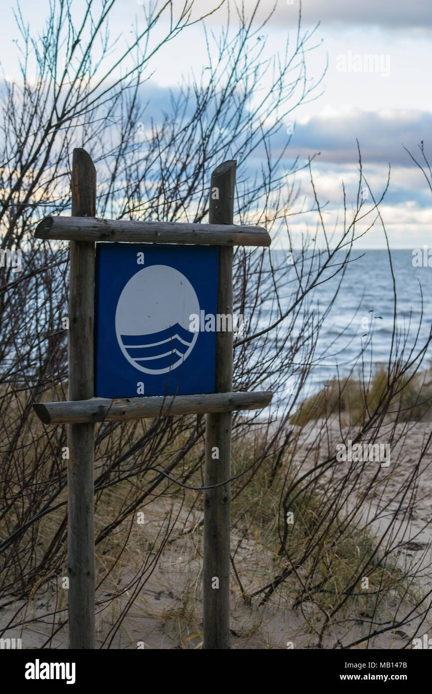 Beach sign in dunes Stock Photo - Alamy