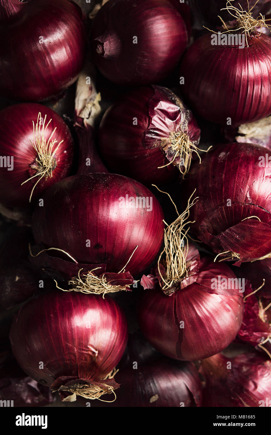 Onions top view hi-res stock photography and images - Alamy