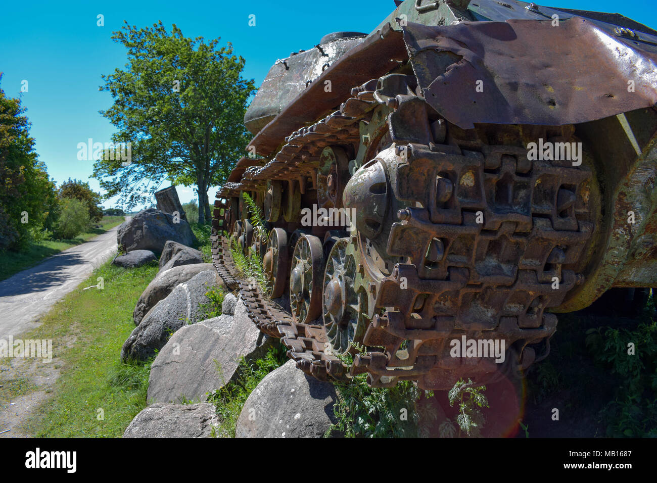 Old broken tank tracks Stock Photo - Alamy