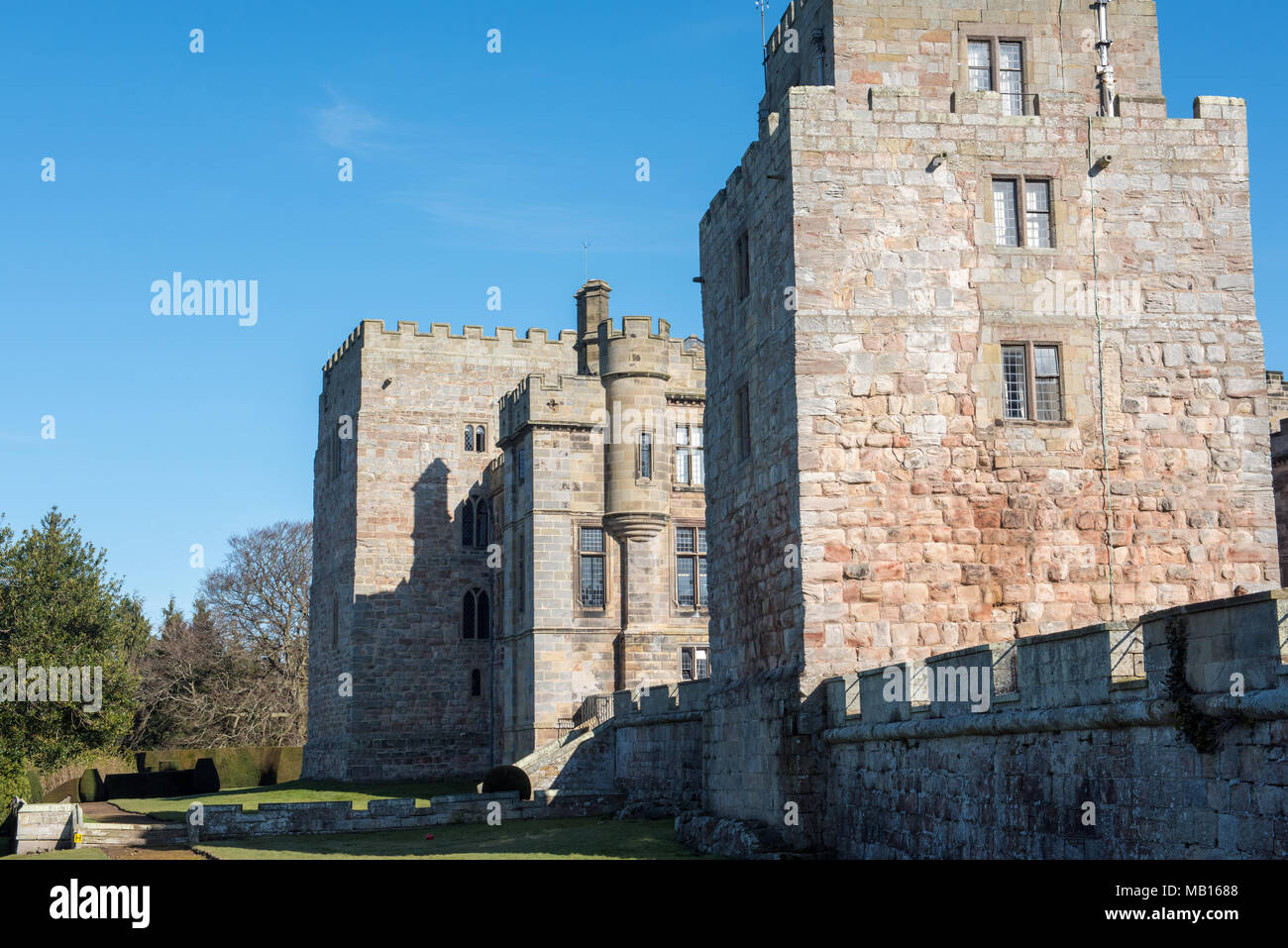 Uk blue sky winter light old stone hi-res stock photography and images ...