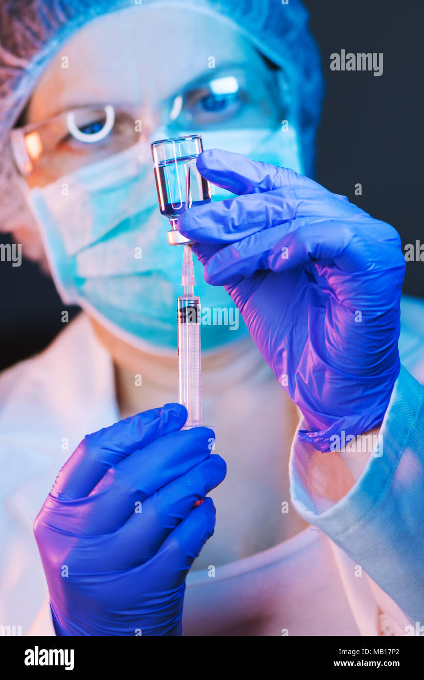 Syringe injection hi-res stock photography and images - Alamy