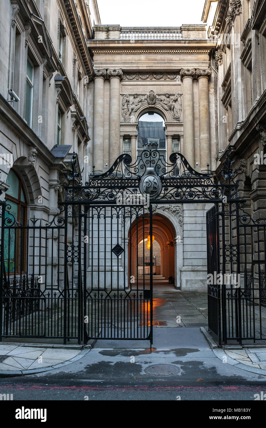 London. courtyard with grating Stock Photo - Alamy