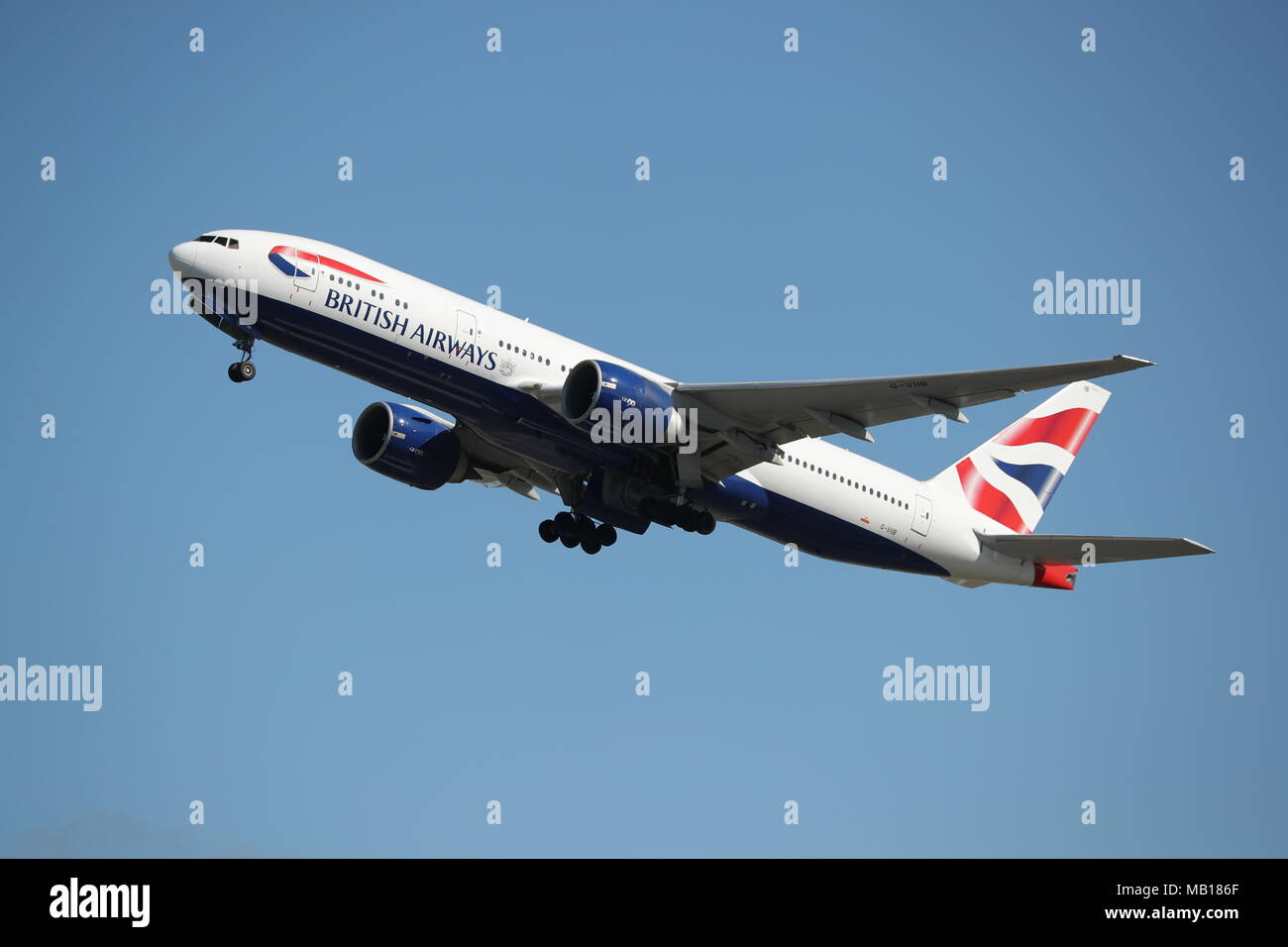 British Airways Boeing 777 G-VIIB departing from London Heathrow ...