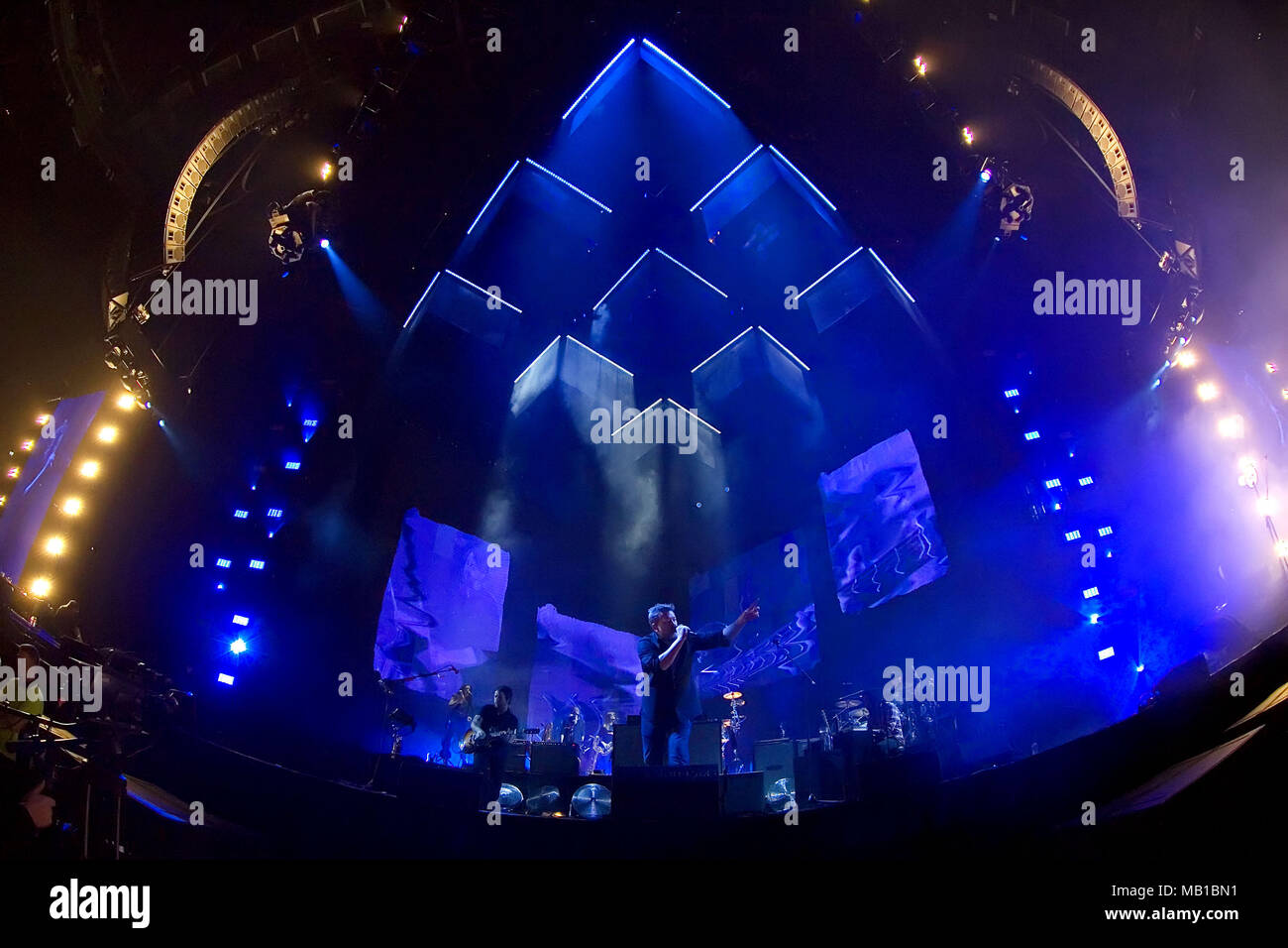 Elbow guy garvey 2018 hi-res stock photography and images - Alamy
