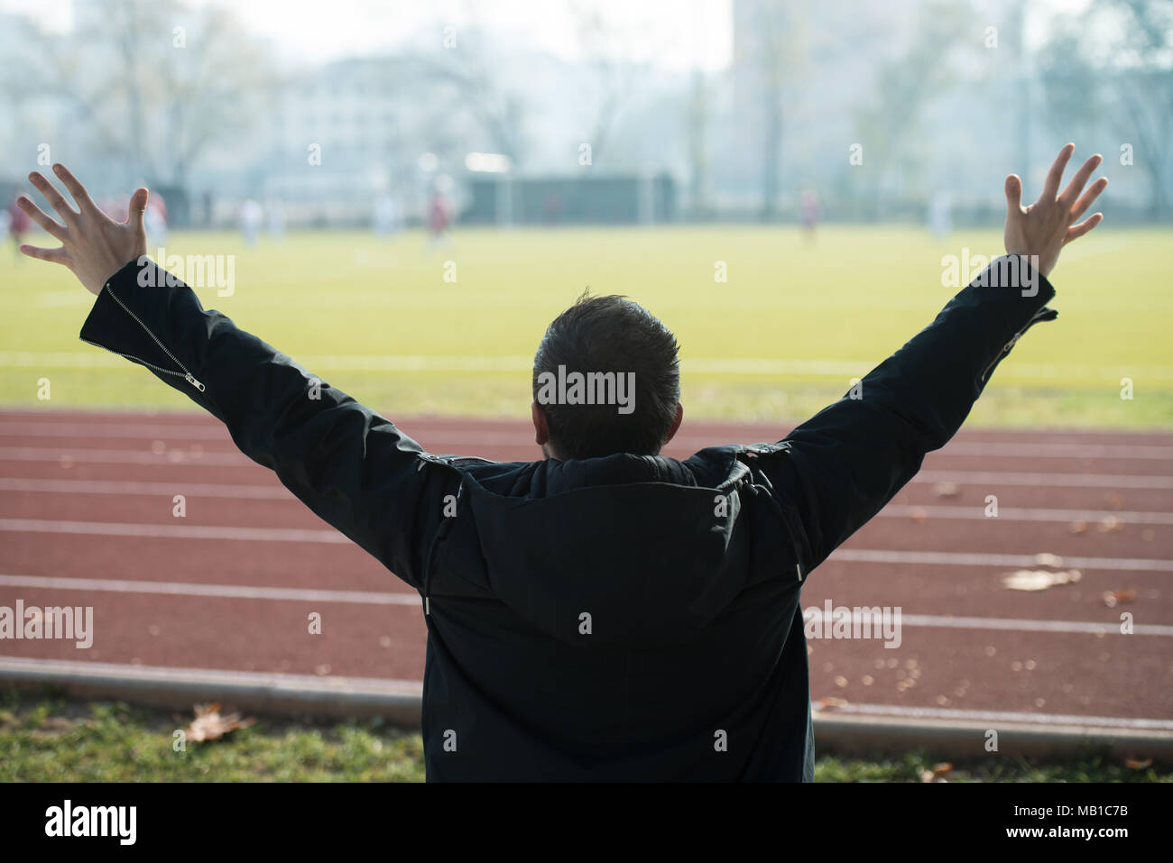 Man cheering stadium hi-res stock photography and images - Alamy