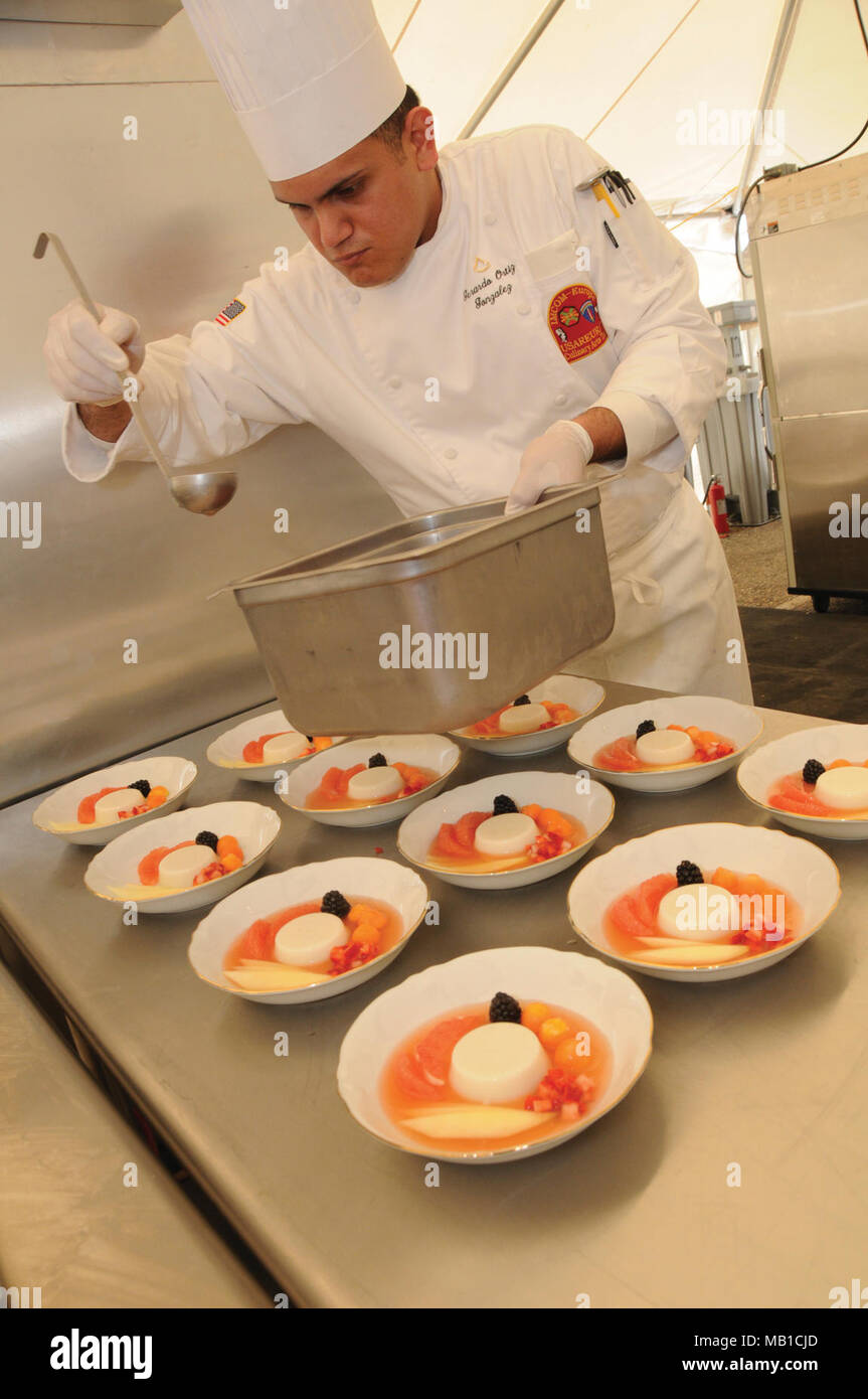 Cooking competition final hi-res stock photography and images - Alamy