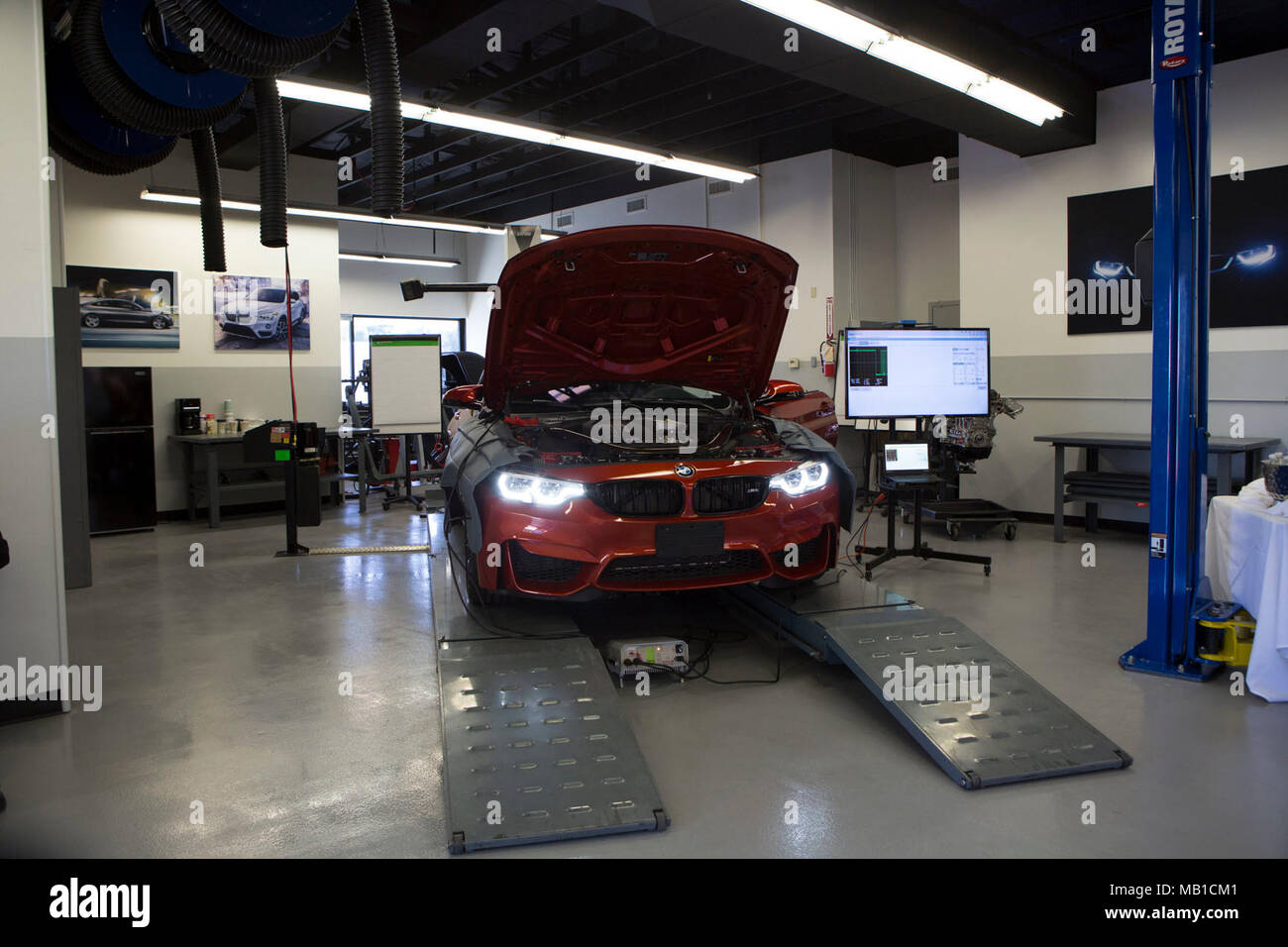 Auto Skills Center High Resolution Stock Photography and Images - Alamy