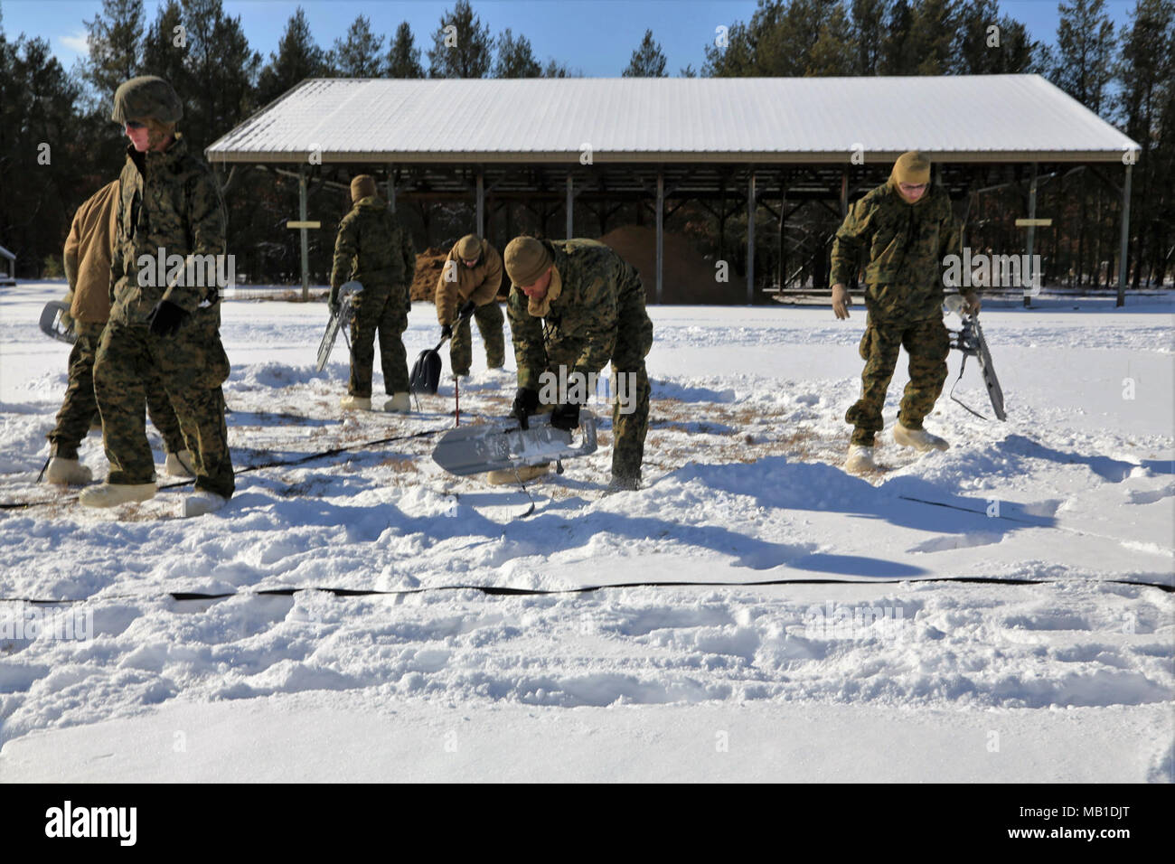 Students in the Cold-Weather Operations Course (CWOC) Class 18-04 build ...