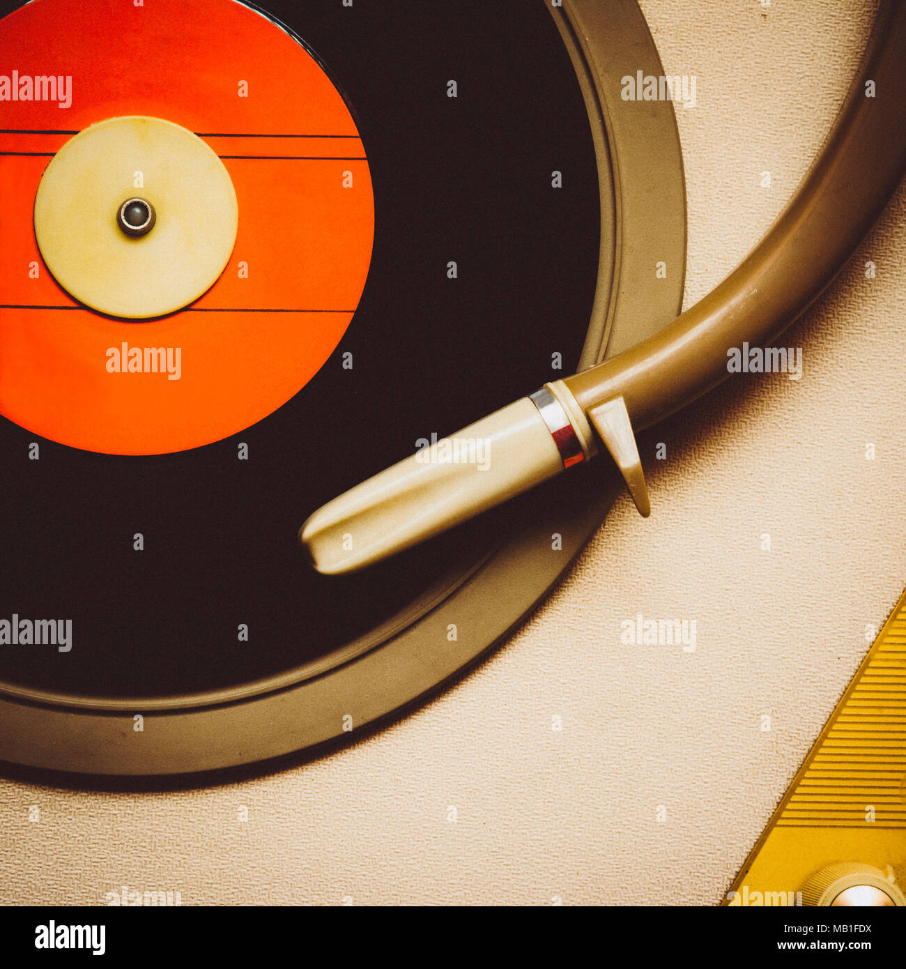 Red record player hi-res stock photography and images - Alamy