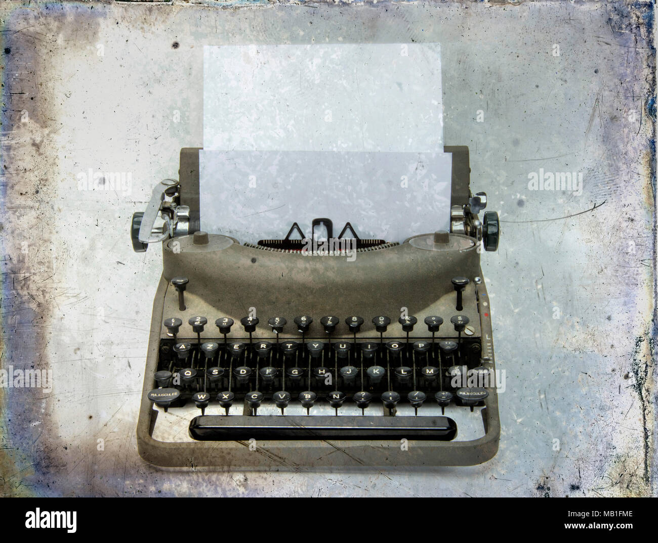 Grey typewriter hi-res stock photography and images - Alamy