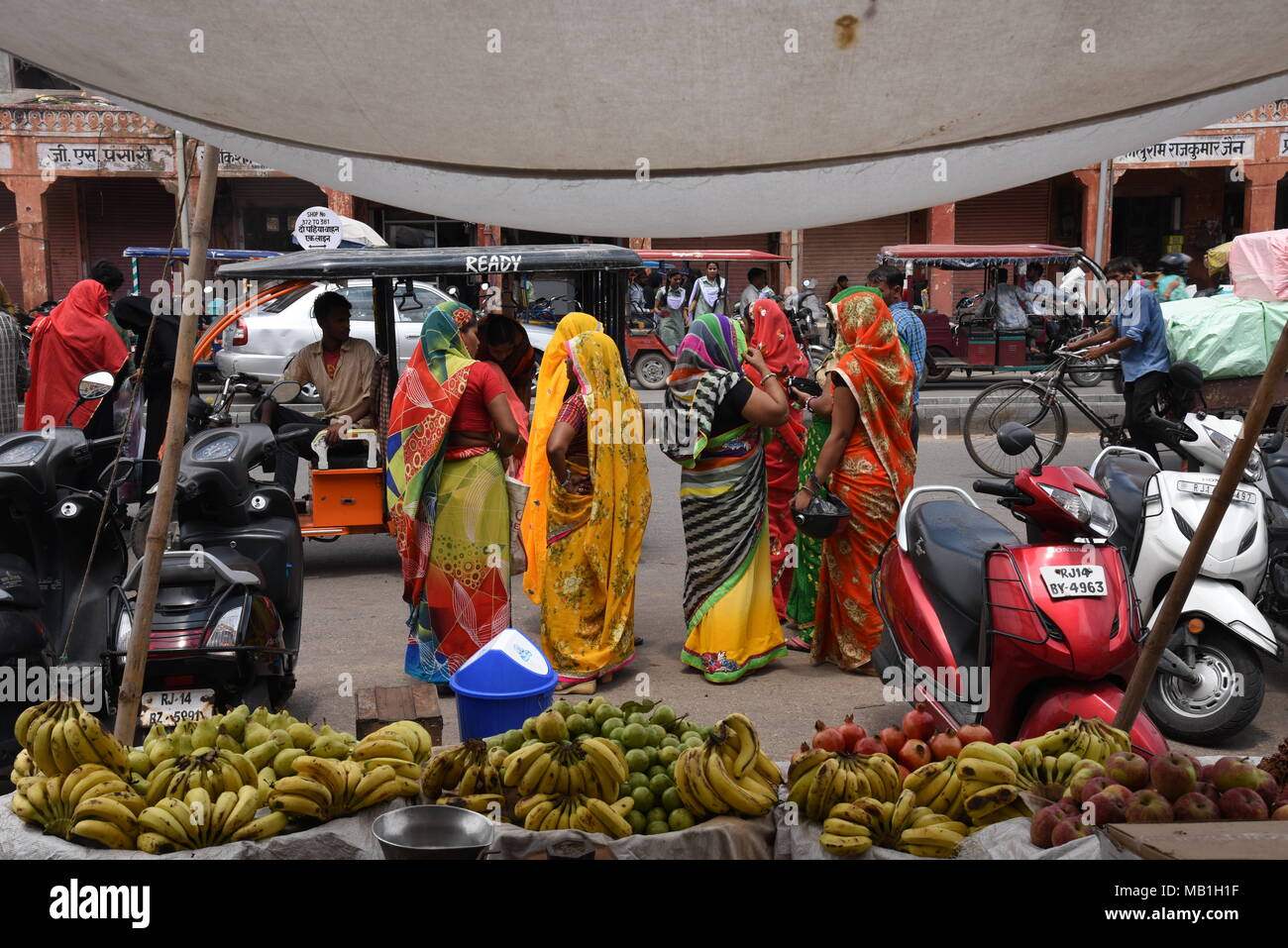 Indian street scene india hi-res stock photography and images - Alamy