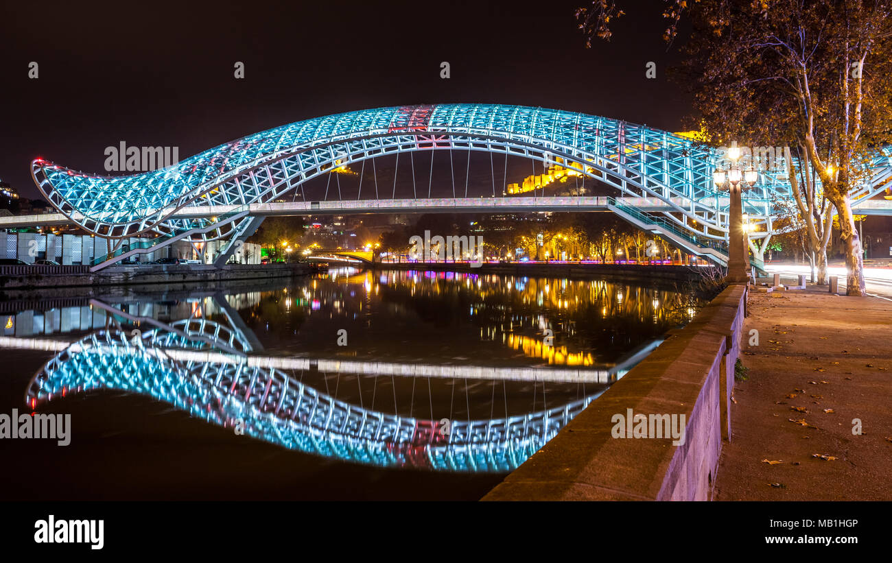 Pedestrian bridge of peace over the Mtkvari (Kura) River in Tbilisi ...