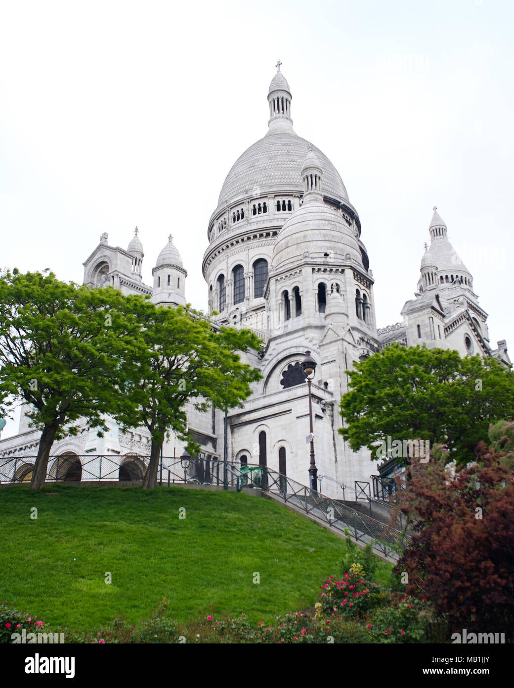 Sacre Coeur and trees, Paris, France Stock Photo - Alamy