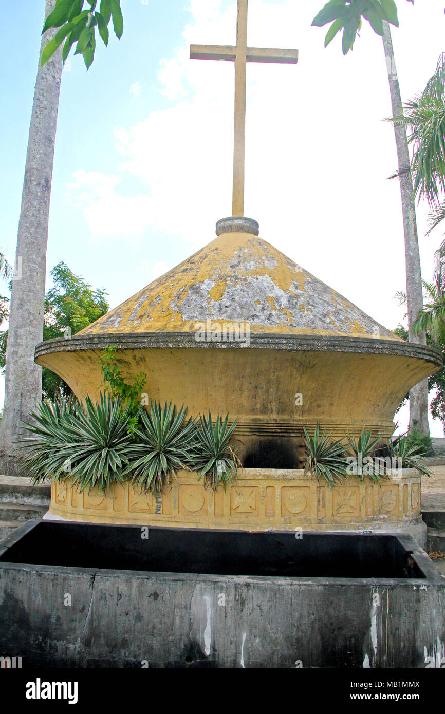 Candle with the cross on top hi-res stock photography and images - Alamy