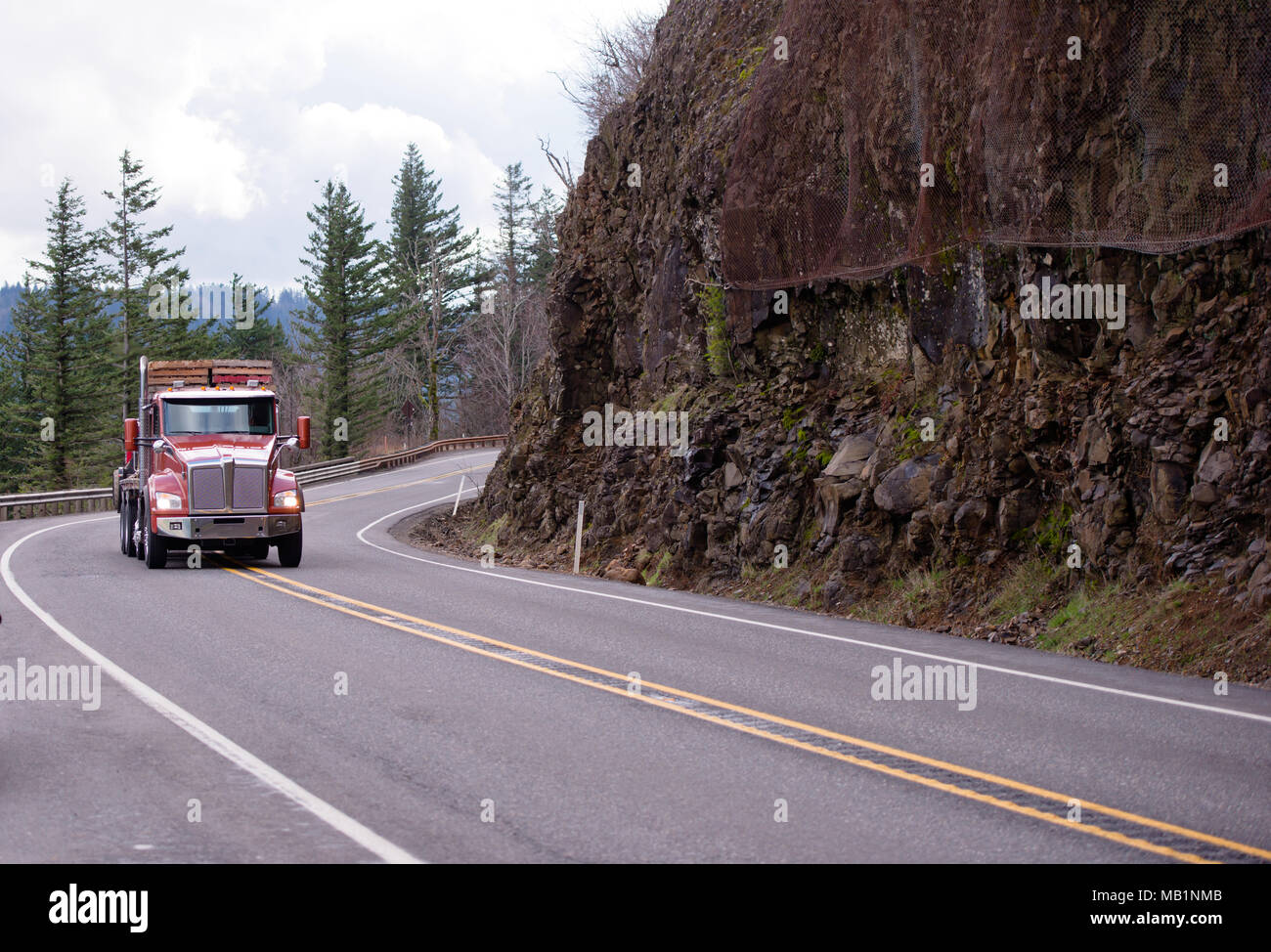 Lorry cliff road hi-res stock photography and images - Alamy