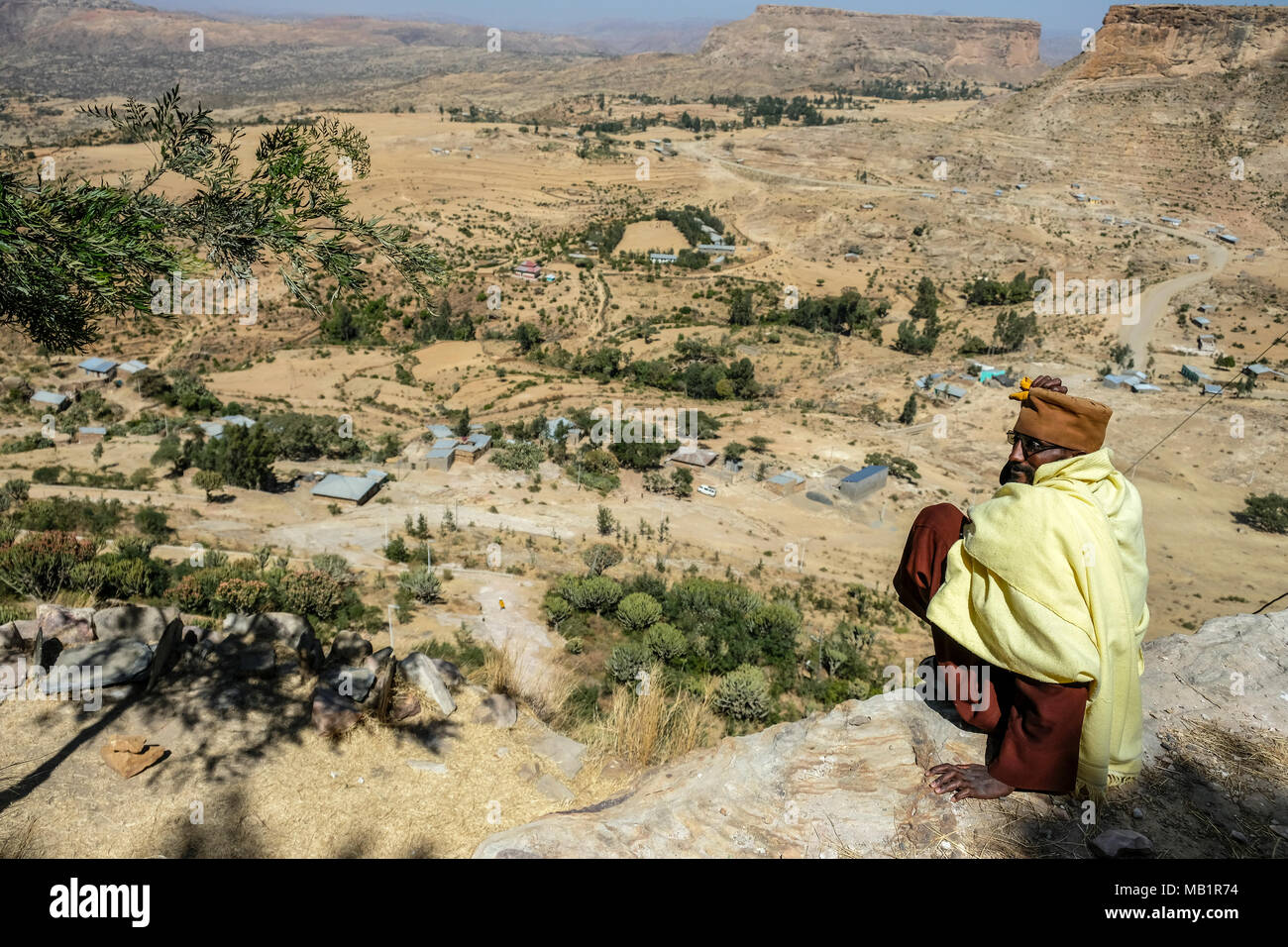 Ethiopian orthodox priest in debre hi-res stock photography and images ...