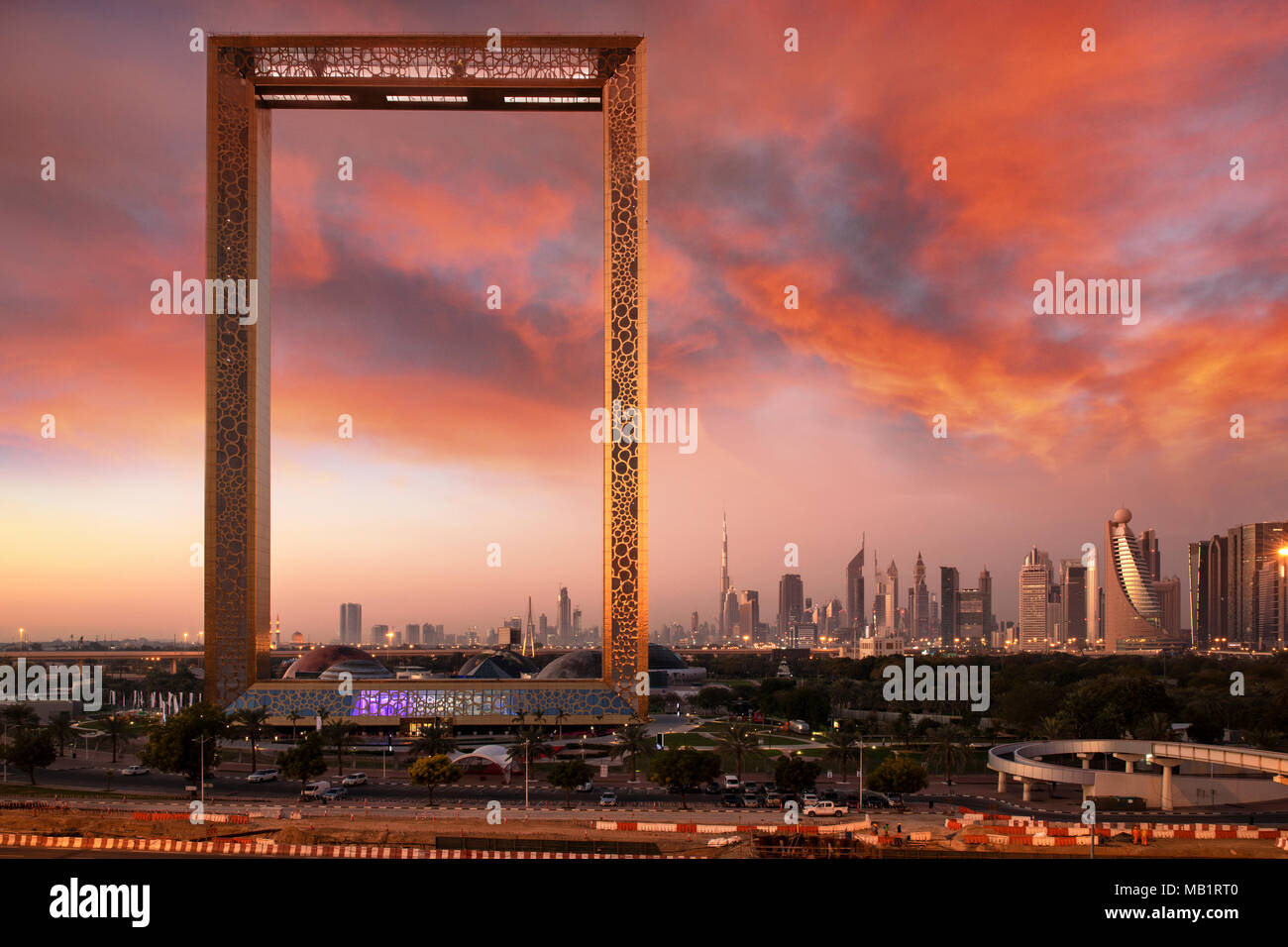 Dubai frame hi-res stock photography and images - Alamy