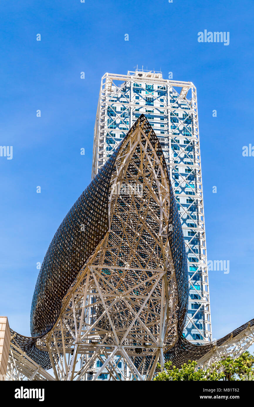 Pez dorado frank gehry hi-res stock photography and images - Alamy
