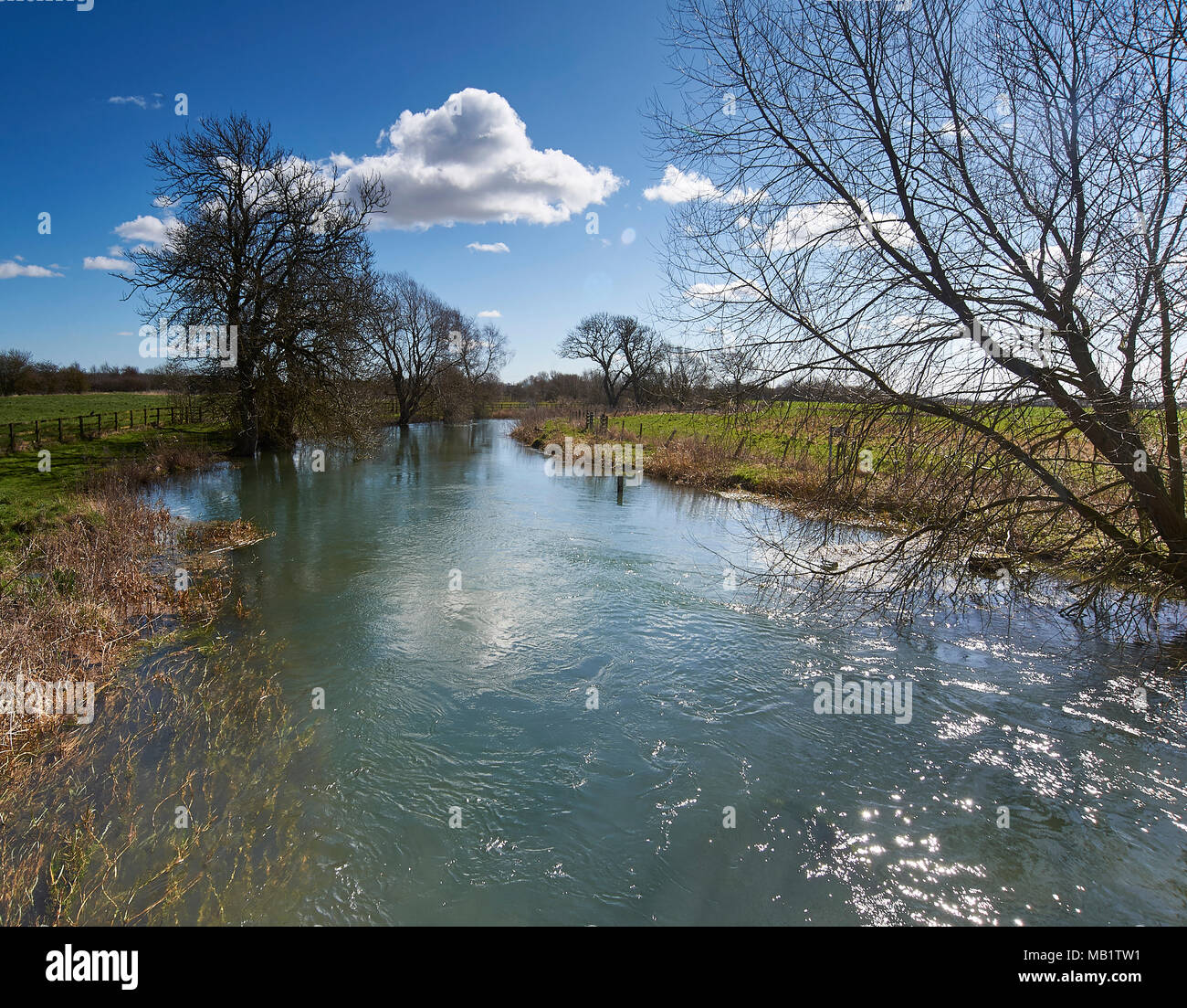 River uk overflow road hi-res stock photography and images - Alamy