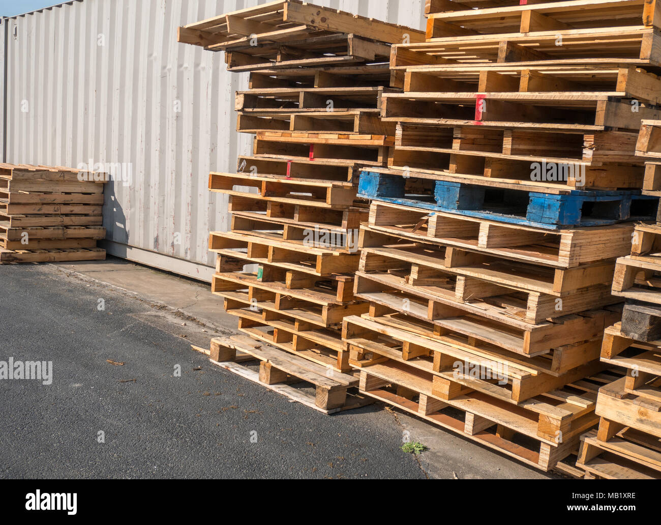 Stack of Empty Wood Pallets Outside Stock Photo - Alamy
