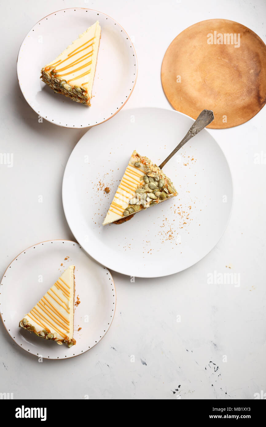 Slices of cheesecake hi-res stock photography and images - Alamy