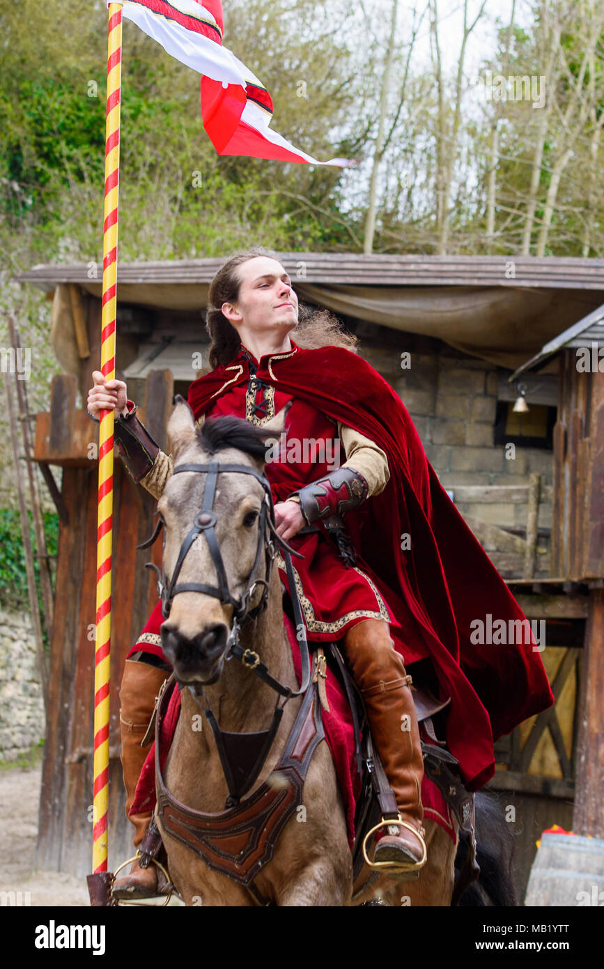 Medieval knig medieval knight hi-res stock photography and images - Alamy
