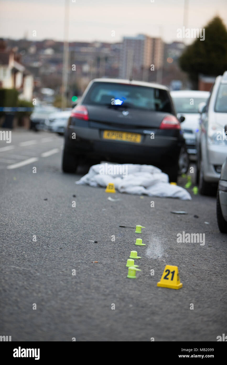 Police blockade crime scene hi-res stock photography and images - Alamy