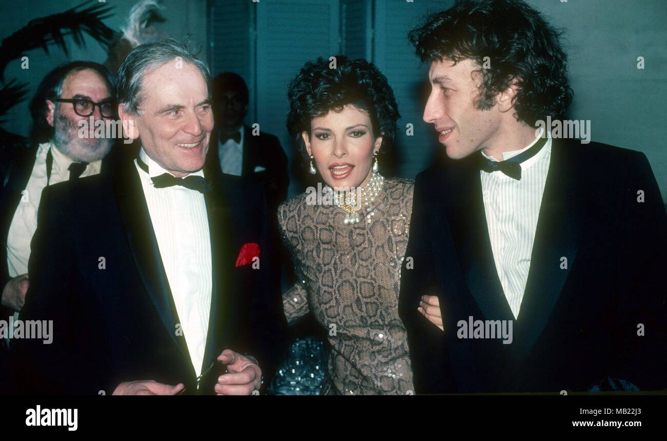 Pierre Cardin Raquel Welch & husband Andre Weinstein 1982 Photo By John ...